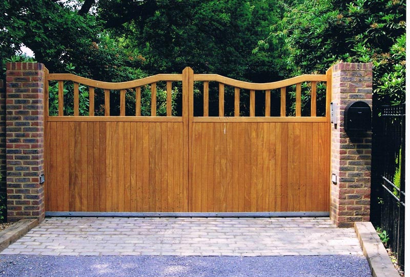 Gates Gallery | Premier Garage Doors, Buckinghamshire